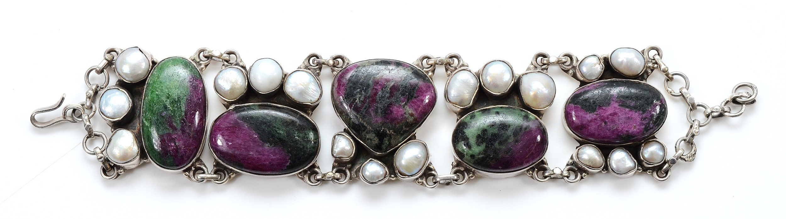 A 925 silver ruby zoisite and cultured pearl panel bracelet, 20cm, 97g