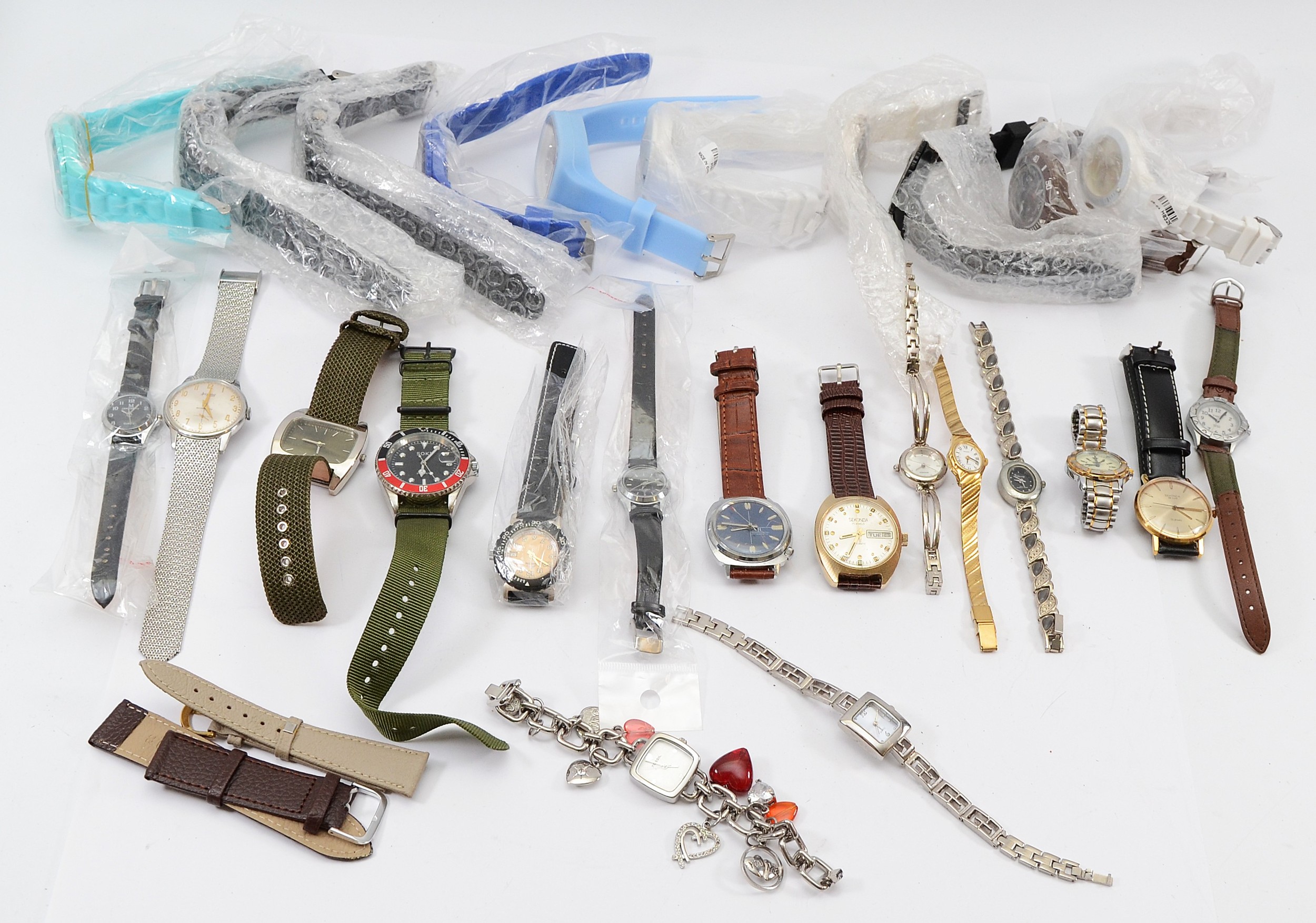 A collection of ladies' and gentleman's quartz fashion wristwatches. (1 ...