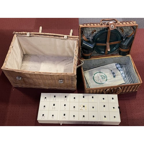 Two boxes of mid to late twentieth century ceramics, to include, a ...