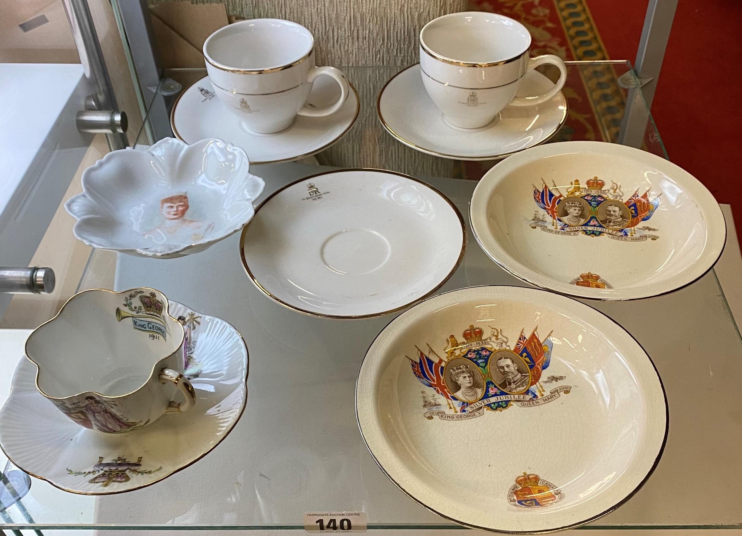 Commemorative china including Buckingham Palace cups and saucers