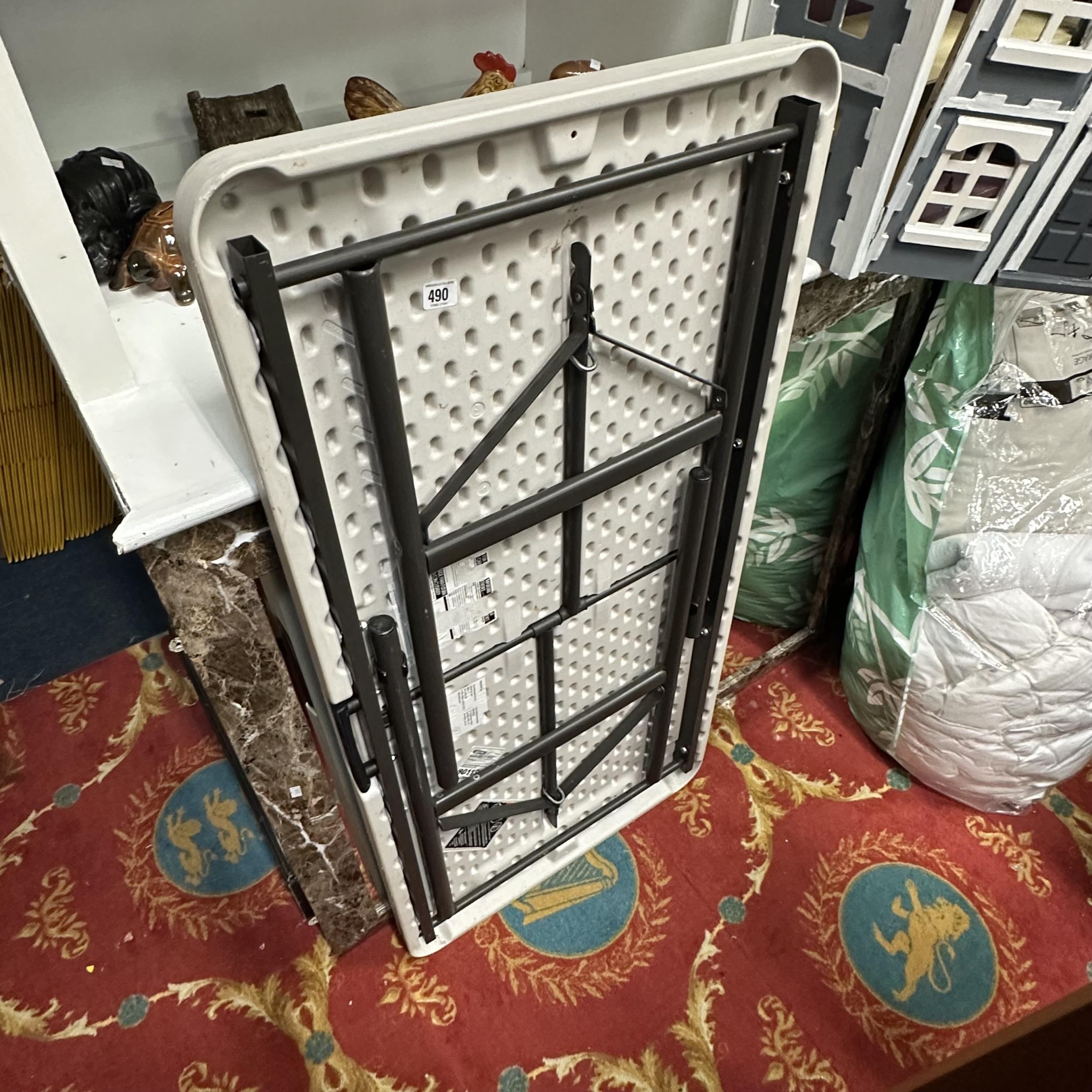 LIFETIME FOLDING TABLE