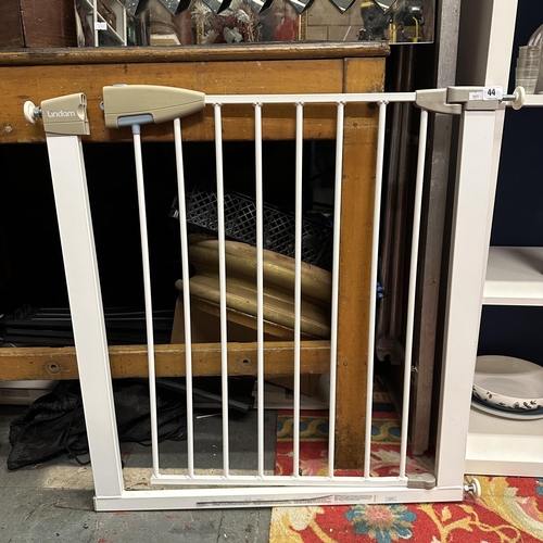 Lindam stair gate store