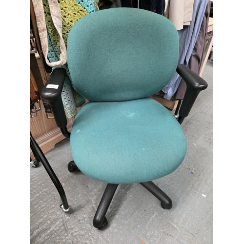 RISE AND FALL OFFICE CHAIR