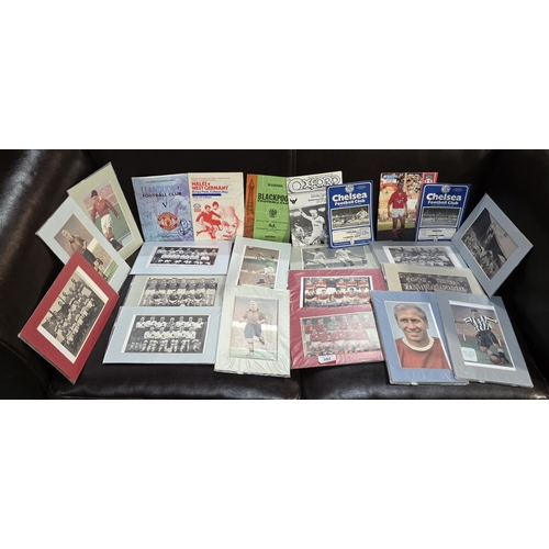 MIXED FOOTBALL PROGRAMMES SIGNED BY PLAYERS AND VARIOUS TEAM PHOTOS