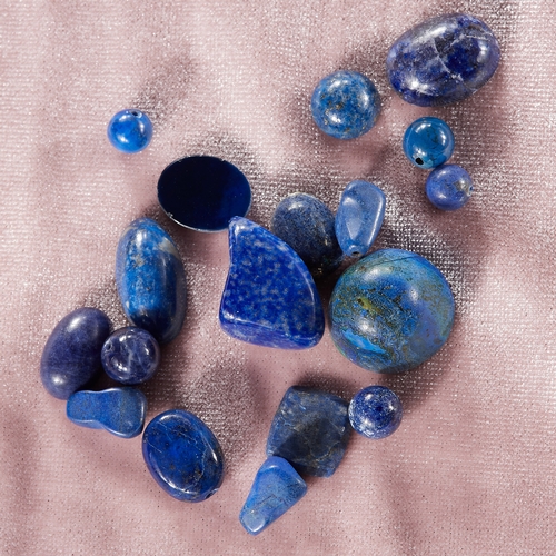 LOT OF MIXED CUT LAPIS LAZULI, totalling approx. 48 grams.