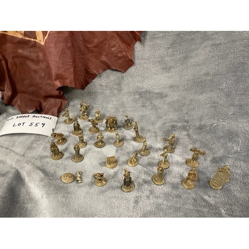 Collectables : Clarecraft Discworld - Leather chess 'board', pewter chess figures (25 plus one broke