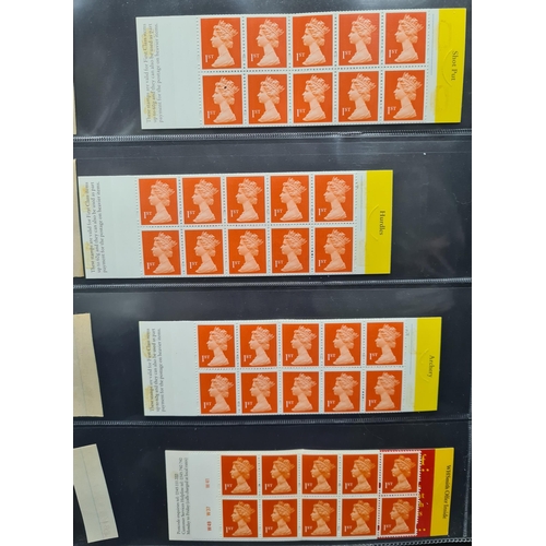 DECIMAL MACHIN BOOKLETS: Binder holding a collection of 39 x Machin 1st ...