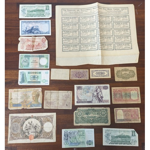 Banknotes - A mixed collection of world banknotes to include, Vintage ...