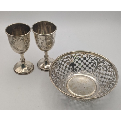 A silver Roberts and Belk silver pierced dish hallmarked Sheffield 1902 ...