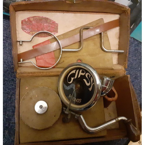 A mixed lot comprising a Hohner Echo-Luxe harmonica, a small 1930's ...