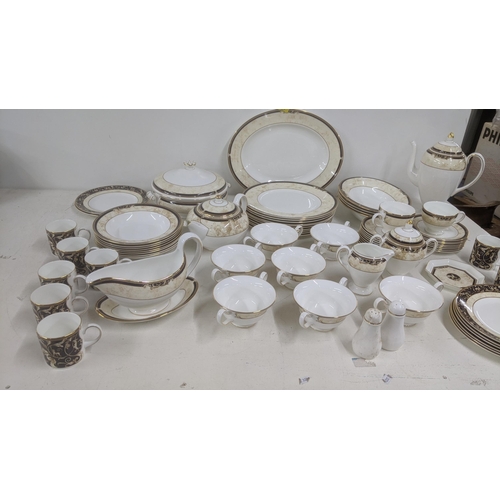 Wedgwood cornucopia part dinner/tea service to include teapot, sauce ...