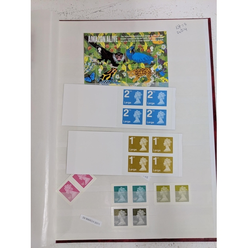Picture stamps containing over 400 First Class stamps and approx. 70 ...