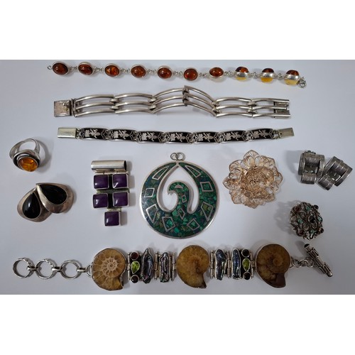 A quantity of silver and white metal jewellery to include 2 white metal ...
