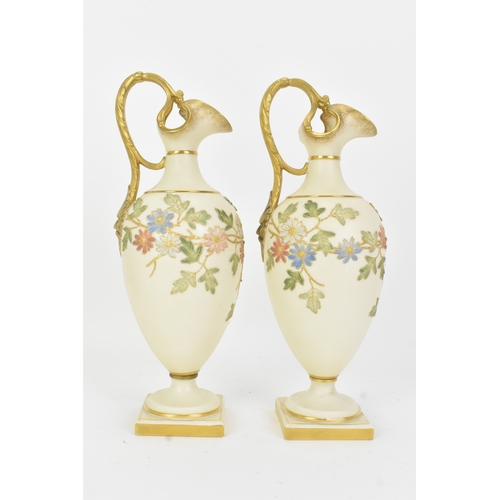 A pair of late 19th/early 20th century Grainger & Co. Royal China Works ...
