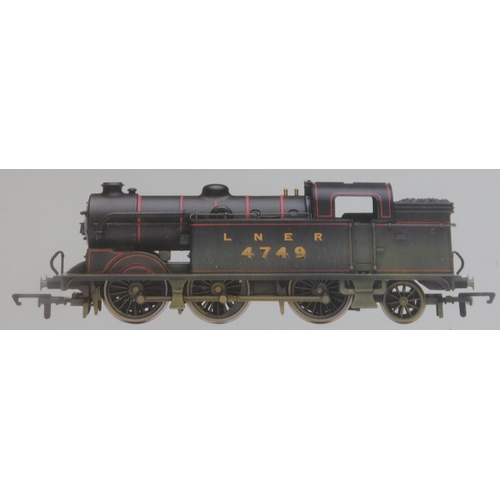 Hornby R2251 LNER 0-6-21 Class N2 Locomotive Weathered '4749'. Mint in box.