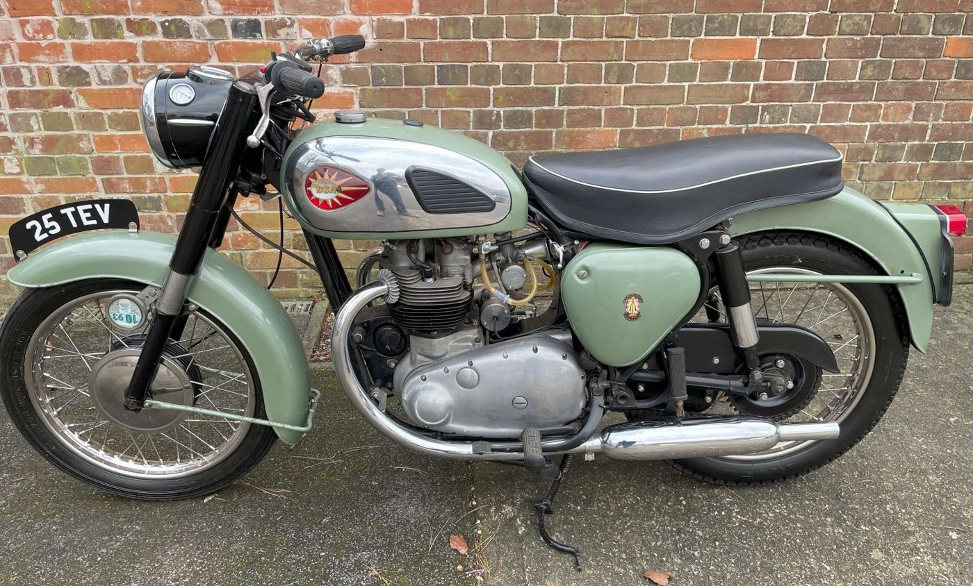 1960 BSA A7 Shooting Star Registration number 25 TEV (original) Frame number Engine number New stai