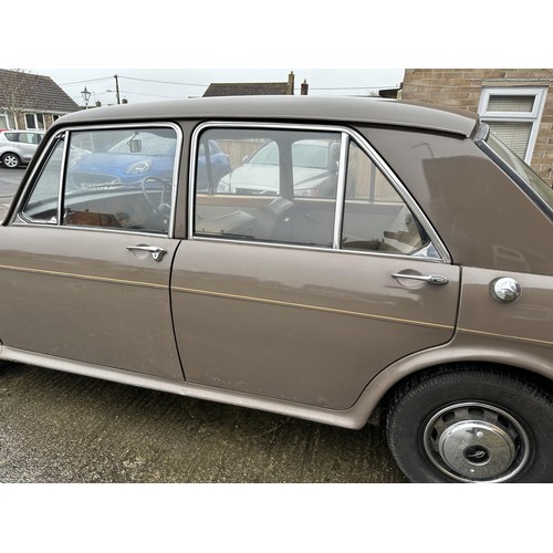 1969 Austin Princess Vanden Plas 1300 Registration number UUE 390G ...