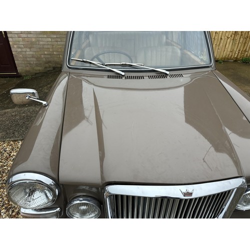 1969 Austin Princess Vanden Plas 1300 Registration number UUE 390G ...