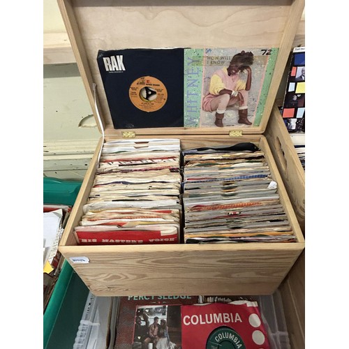 An extensive collection of single vinyl records, from the 1950s, 60s ...