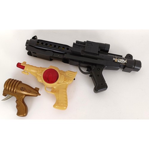 A Star Wars toy Blaster and assorted other 1980s and 1990s toys (box)