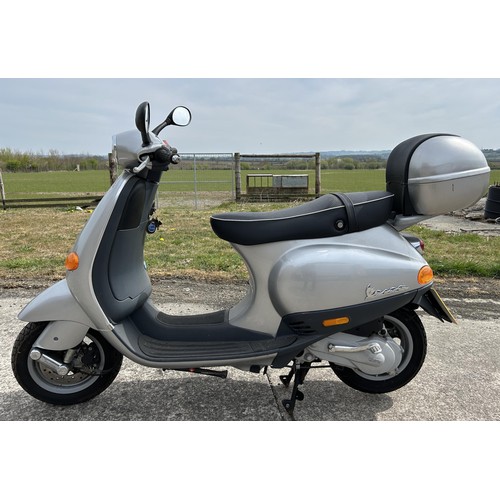 2001 Vespa ET2 scooterBeing sold without reserveRegistration number ...