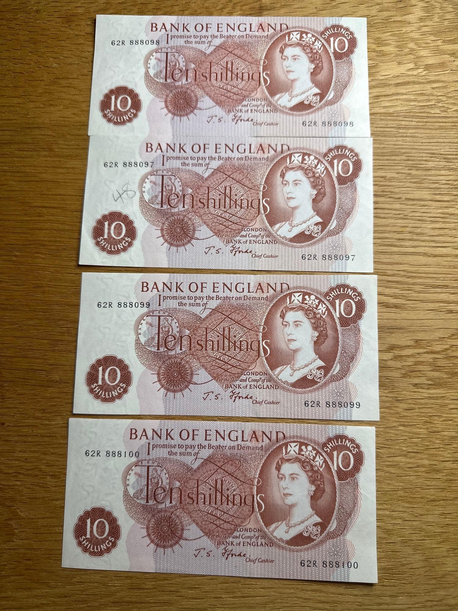 4 X Crisp Ten Shilling Notes Consecutive Fforde 62R888098 - 100 (One ...