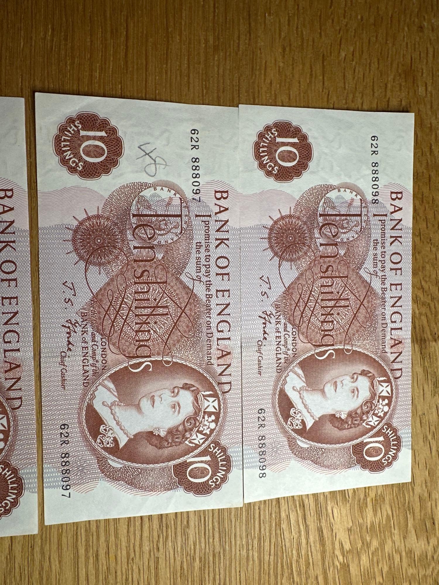 4 X Crisp Ten Shilling Notes Consecutive Fforde 62R888098 - 100 (One ...