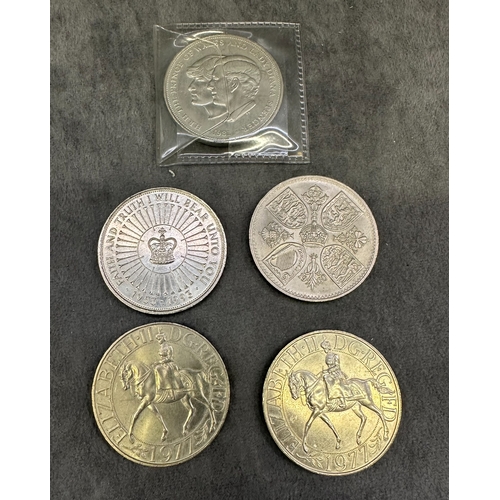 Mixed Lot of 5 Coins 5 Pound coin, 5 Shilling 1960 and 3 Commemorative ...