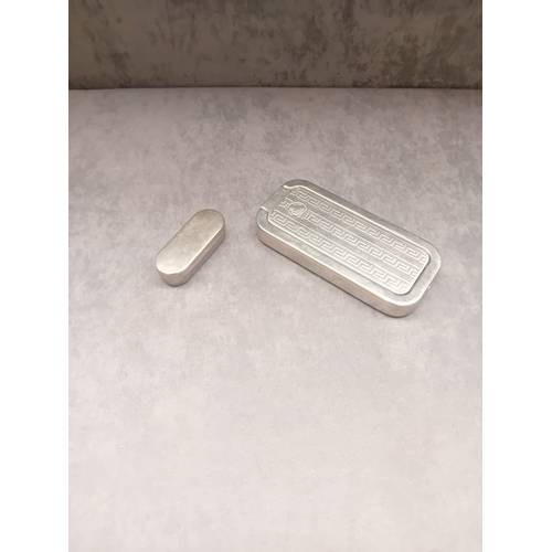 Vintage Rolls Razor and Syringe in Metal Case as pictured&