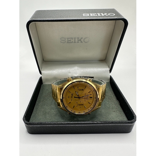 Iconic James Bond Seiko Gold Plated Quartz Chronograph Bracelet Watch Ref 7A28-7020 A4 in Seiko Box.