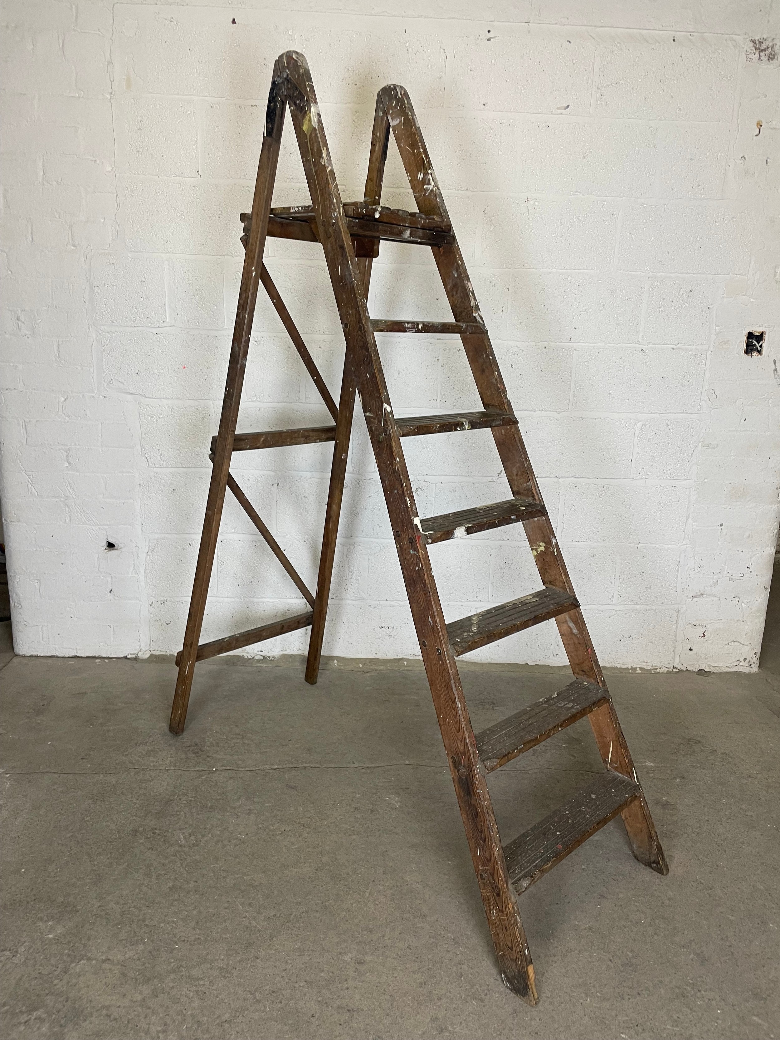 Vintage 7 Rung Wooden Ladder