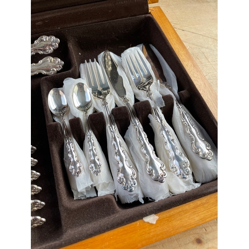 Oneida Mansion House Community Plate Canteen Of Cutlery Fish & Dessert Set