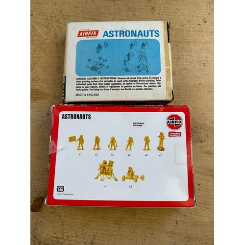 Vintage Airfix Kits: Two Versions of the Miniature Astronauts kit