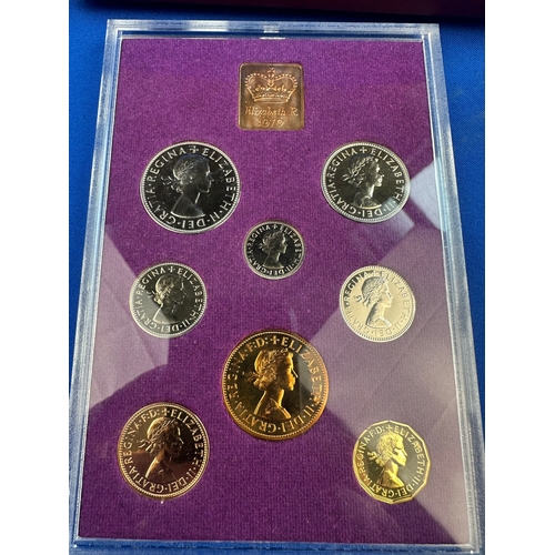 1970 Uncirculated Coin Set, 2017 BeatrixPotter Uncirculated 50p Set ...