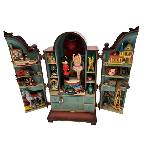 Enesco - The Dream Keeper, Musical Cabinet