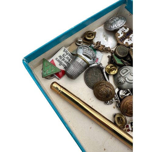 Tray of Small Interesting Collectables