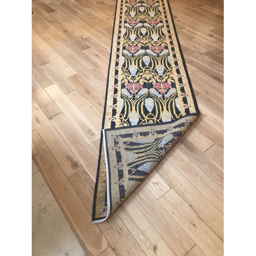 SPANISH RUNNER CIRCA 1950