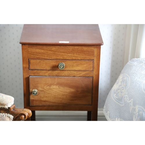 GEORGIAN MAHOGANY BEDSIDE LOCKER