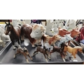 Tray of ceramic animals to include: Beswick foals, cow creamers, Melba ...