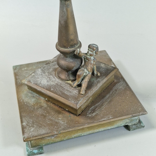 Unusual brass centre piece in the form of a flagstaff, with arrowhead ...