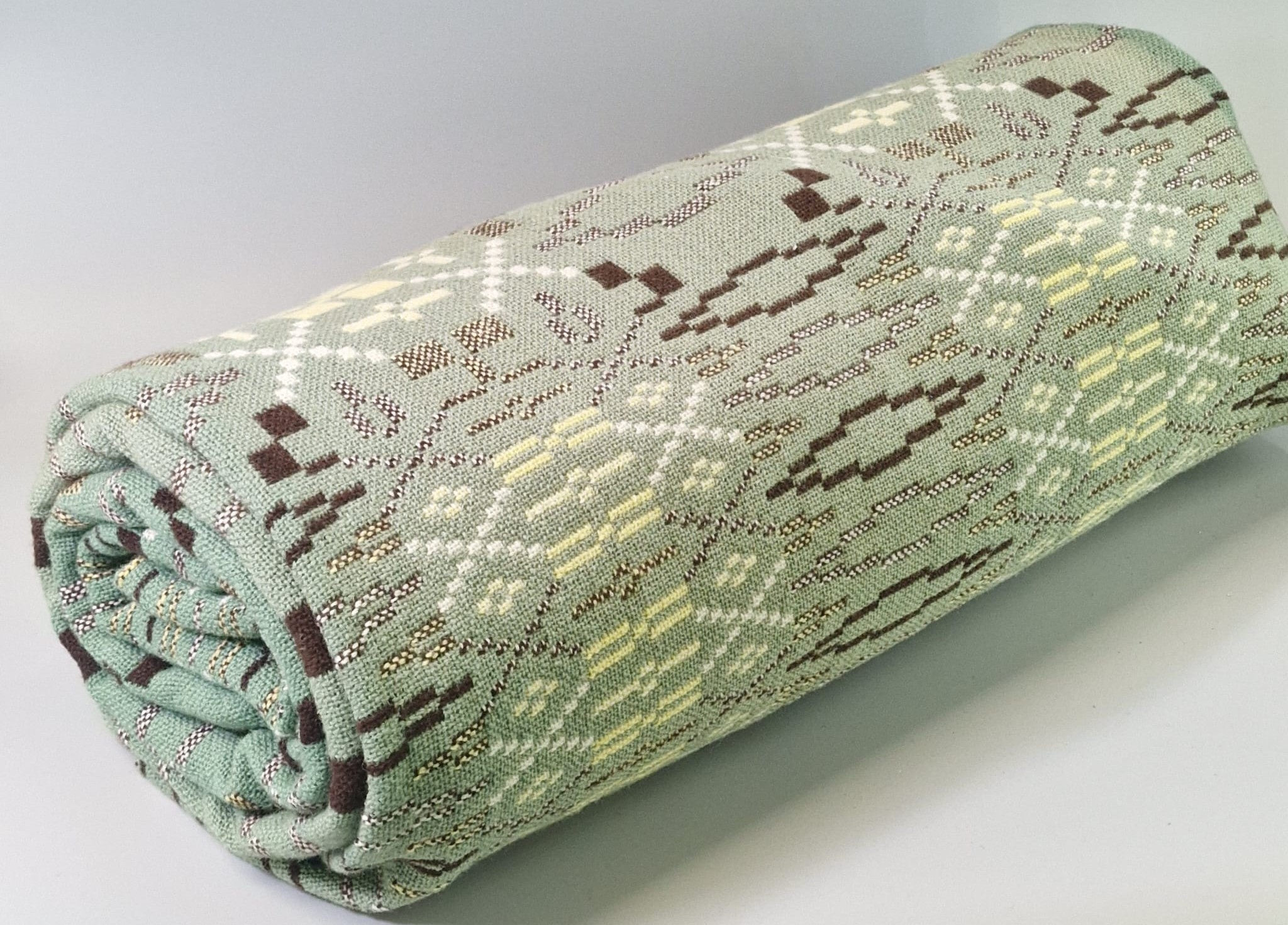 Traditional Welsh tapestry Carthen blanket, in overall star shaped ...
