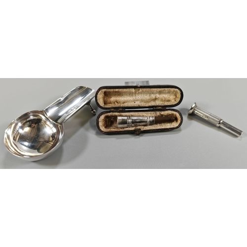 A silver cigar rest/ashtray. Birmingham 1947. 0.87 troy oz. Together ...
