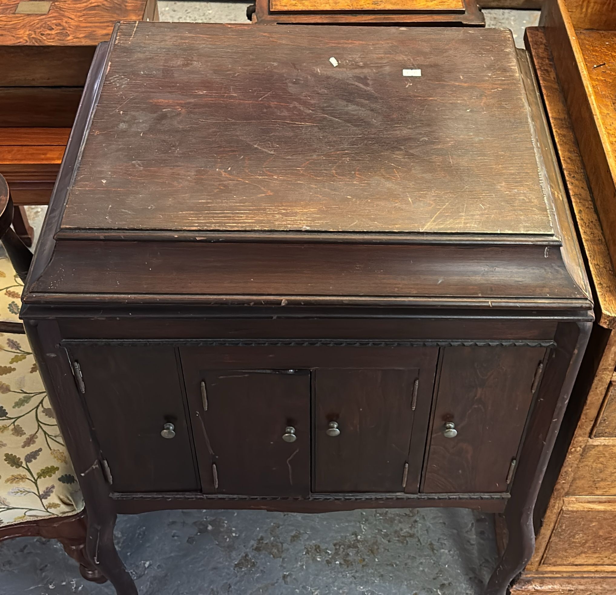 Early 20th century mahogany cased Alba gramophone. (B.P. 21% + VAT)