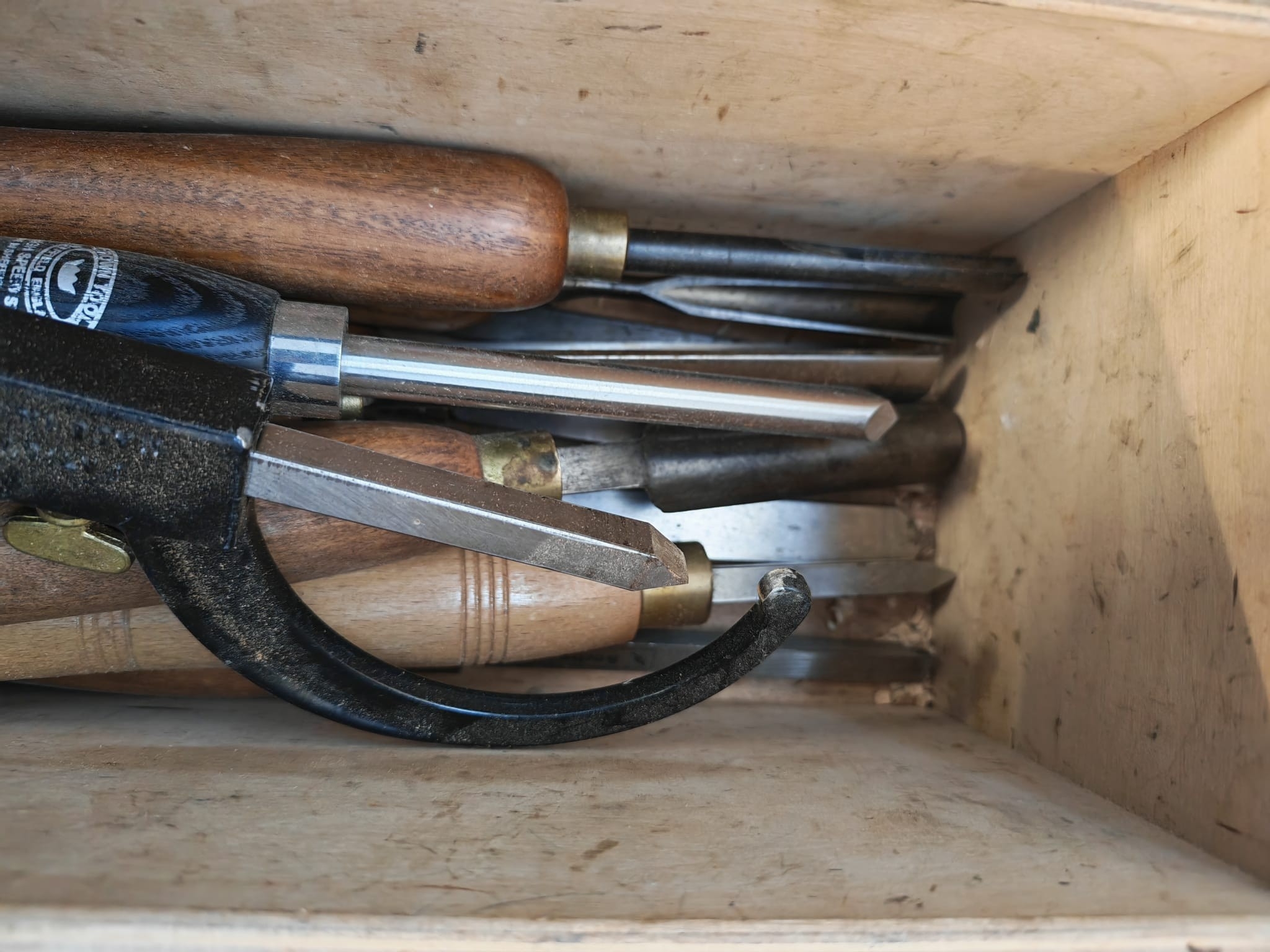 Collection of long handled wood turner's lathe chisels, various in ...