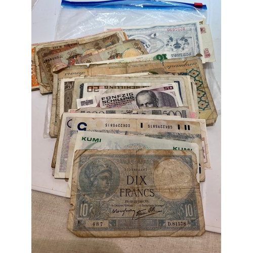 LARGE QTY FOREIGN BANK NOTES