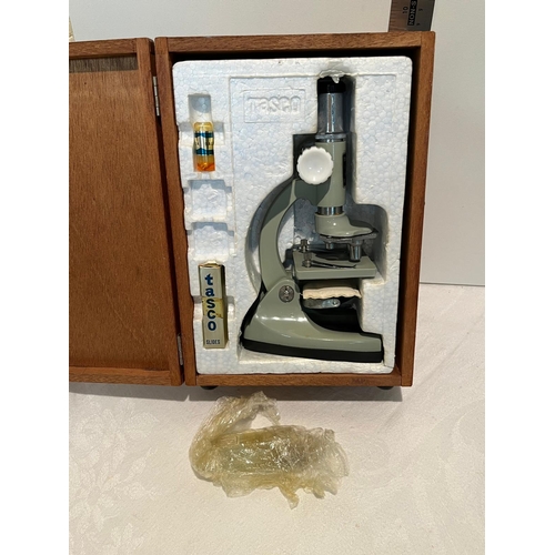 BOXED MICROSCOPE