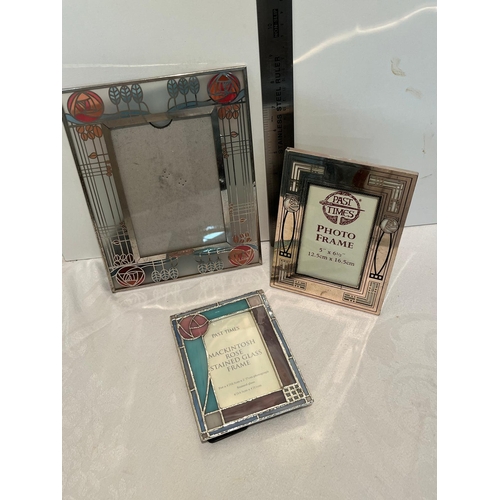3 MACKINTOSH STYLE FRAMES