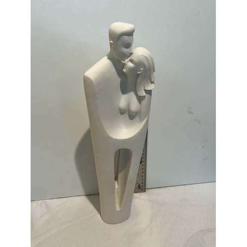 HEAVY DECO STYLE FIGURE OF COUPLE