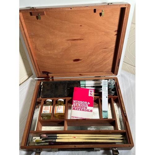 ARTIST BOX