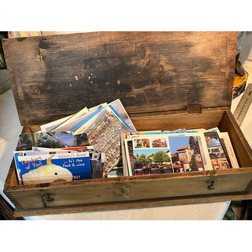 BOX POSTCARDS